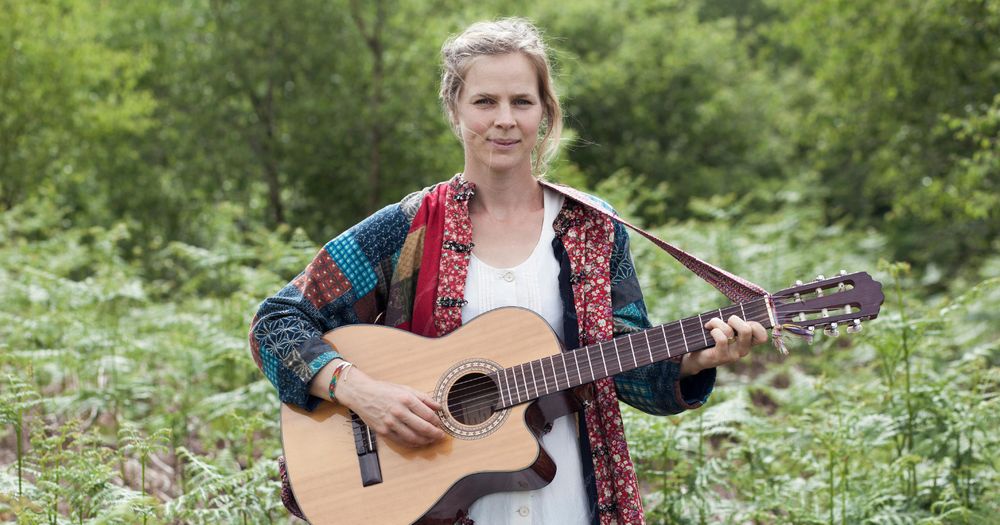 charlotte mabon - About