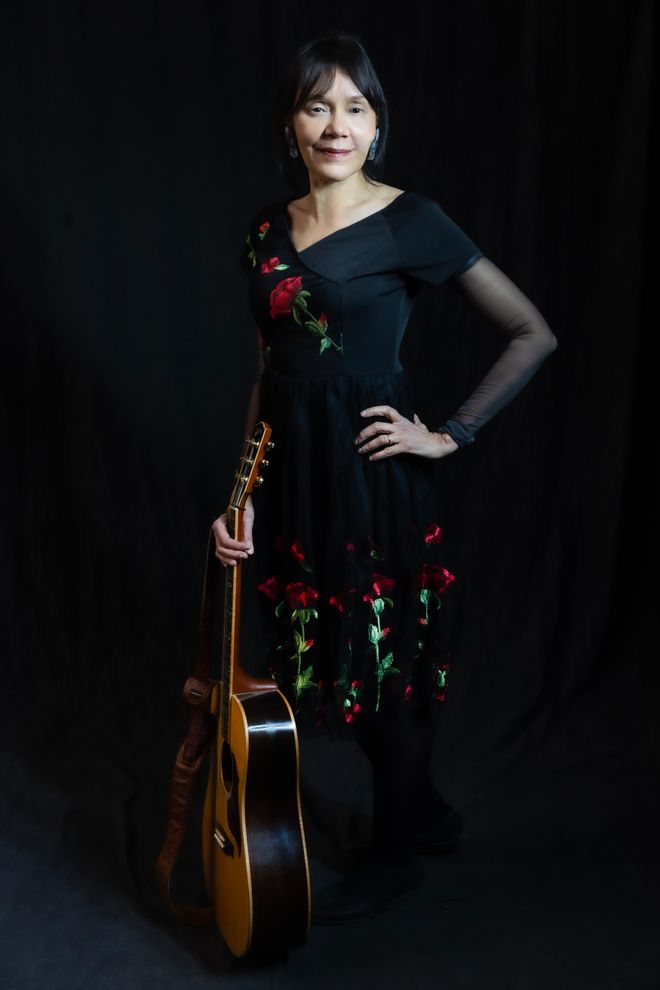 Thea Hopkins - Photos