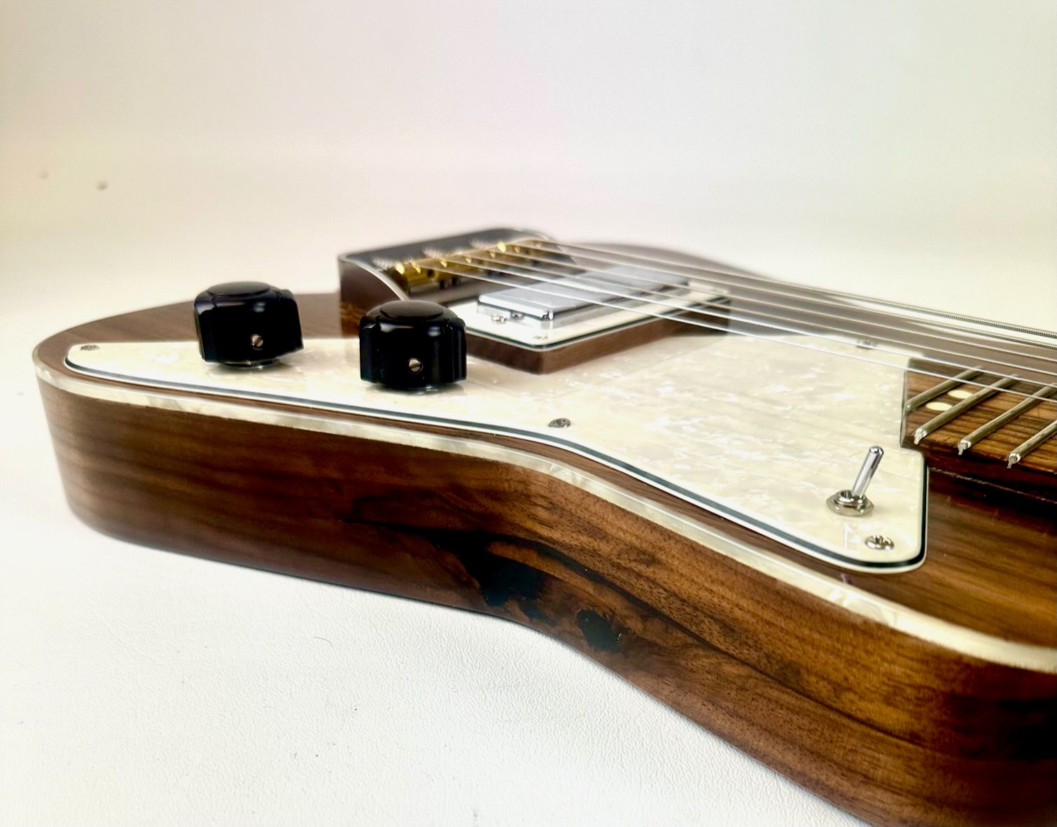 Bone Frog Guitars - Electric Lap Slide Guitars