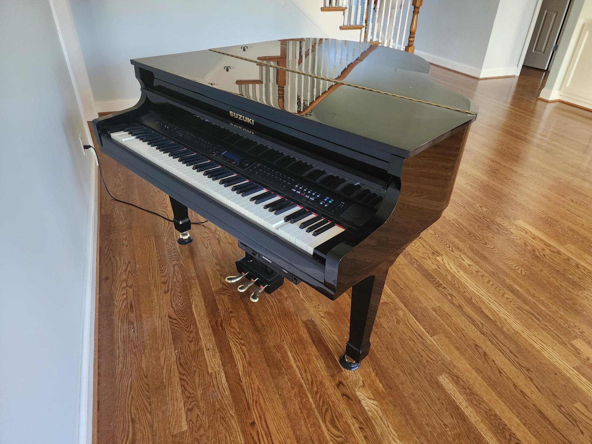Suzuki DG 502P 5 foot Baby Grand / Bench - Nashville Piano Rescue