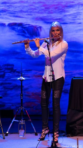 Karmen Gould - Photos