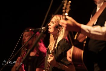 Karmen Gould - Photos