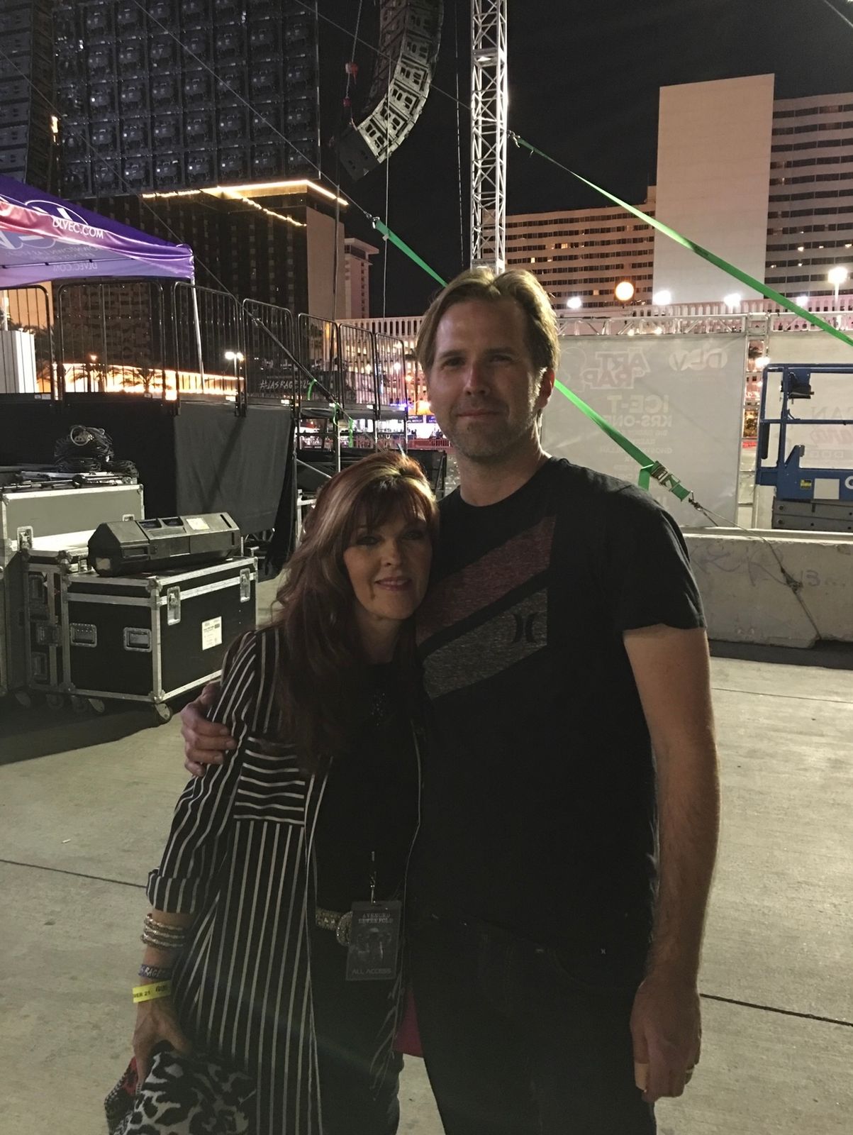 Linda Suzanne - Photos