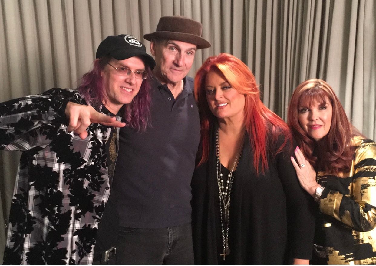 Linda Suzanne - Photos