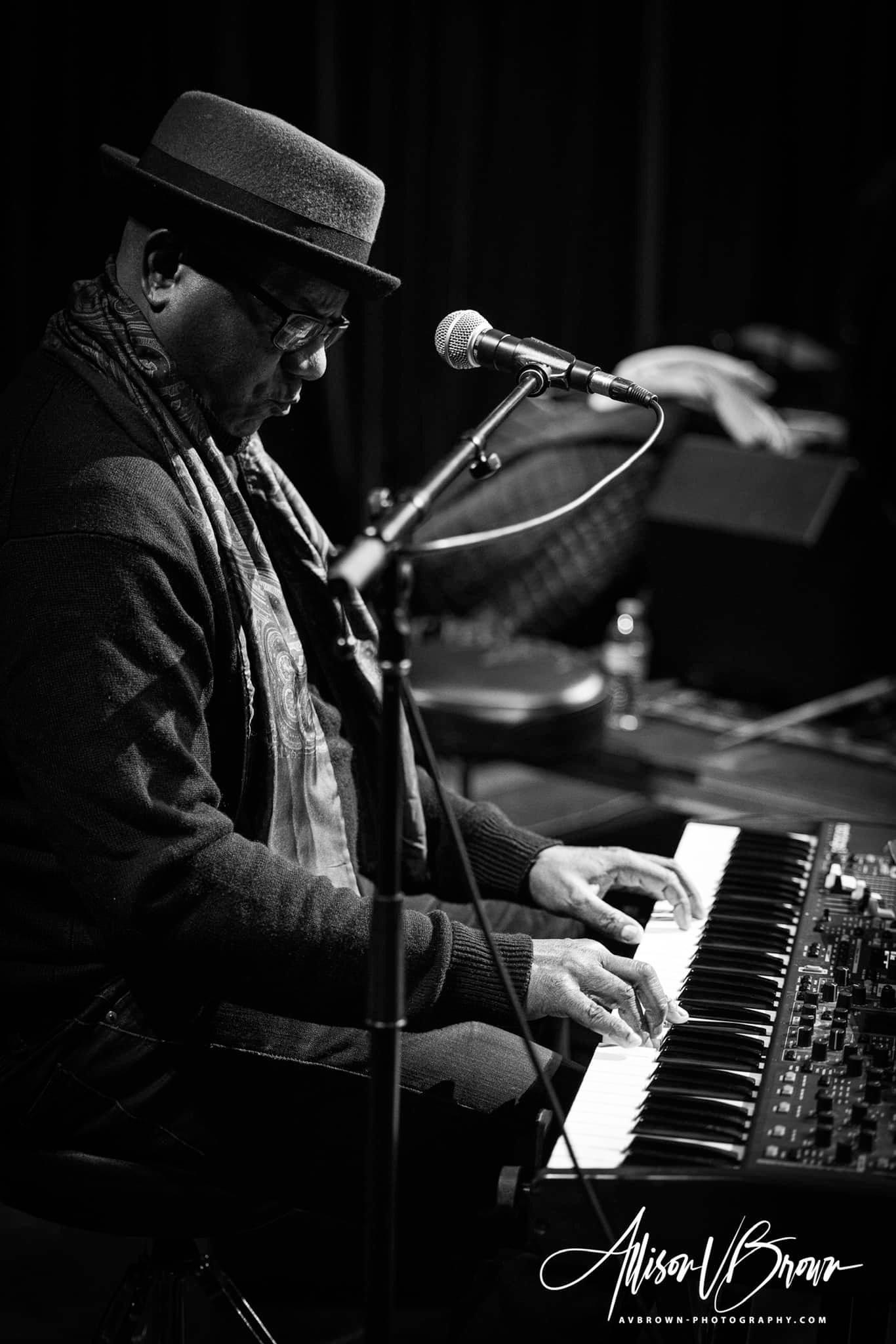 BLUES People - ABOUT THE BAND