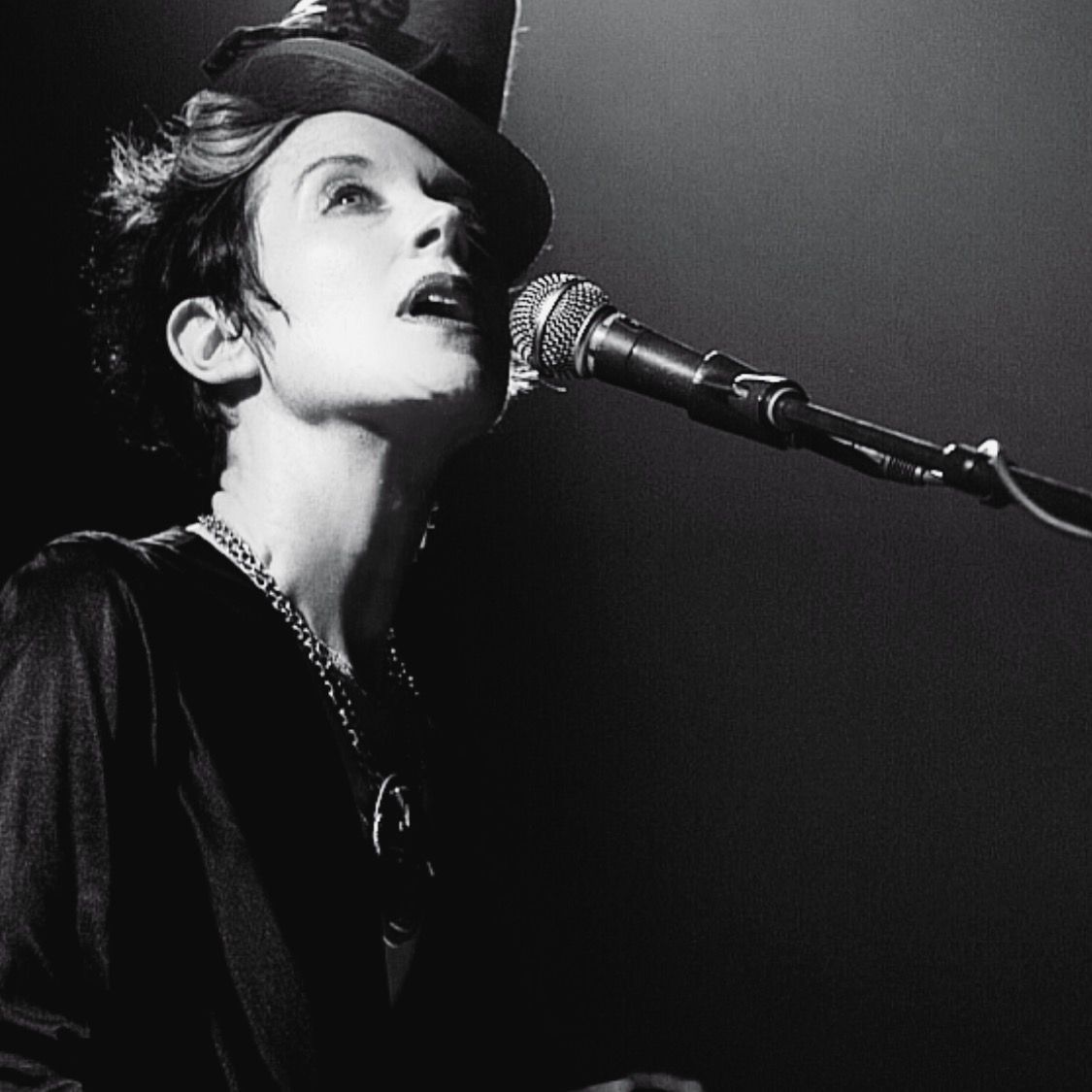 JILL TRACY - PRESS KIT