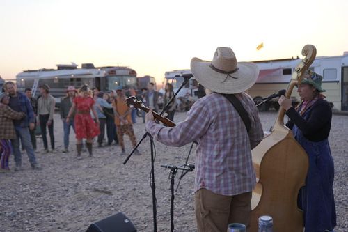 Banjo Joe and Danielle - Tour