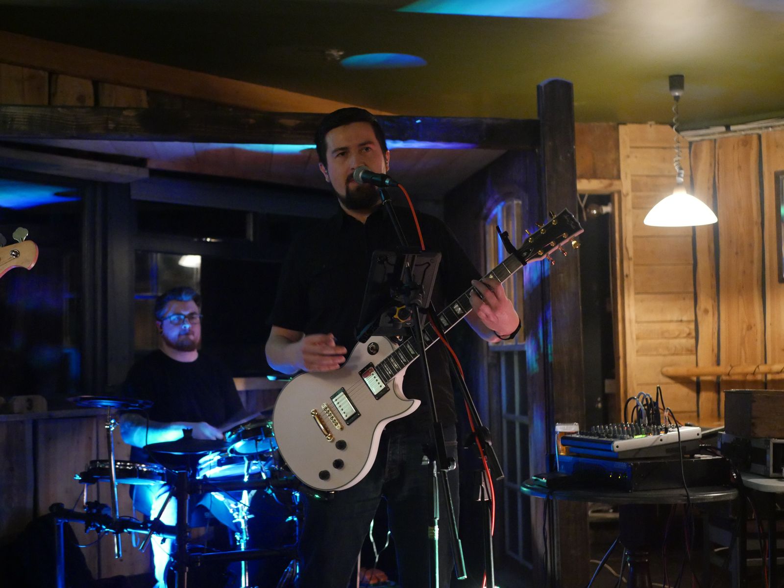 Copper Kelly - Photos