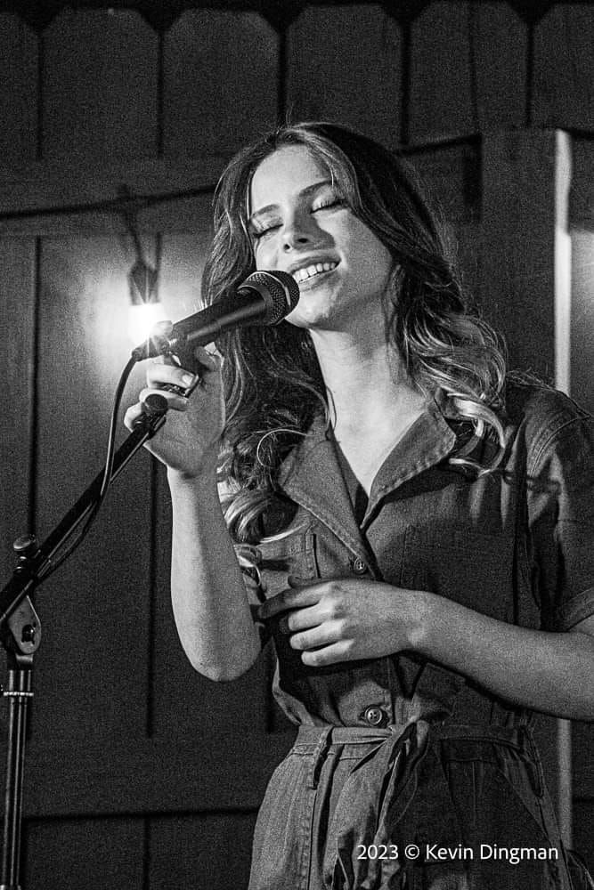 The Burney Sisters - Photos