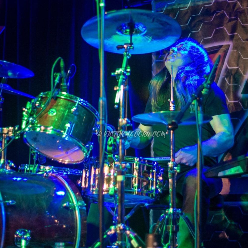 Shoot 2 Thrill - Bio