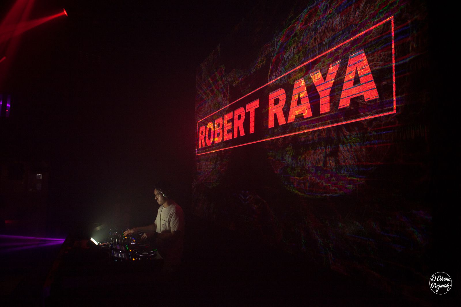 Robert Raya - Photos