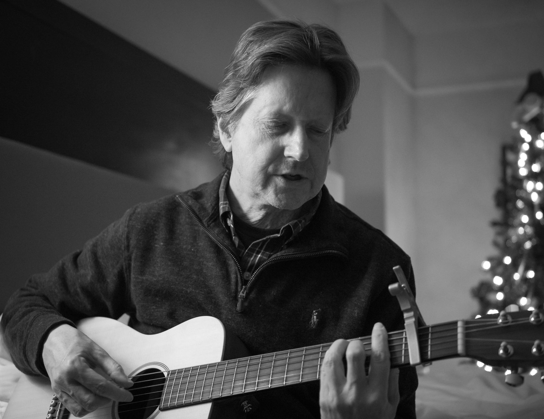 The web site of singer-songwriter Dave King.