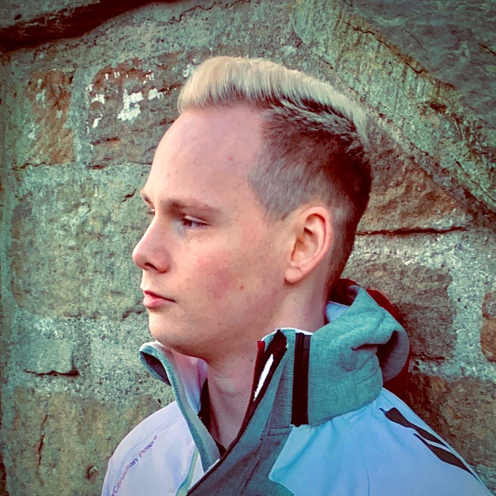 Jamie Dickinson - Bio