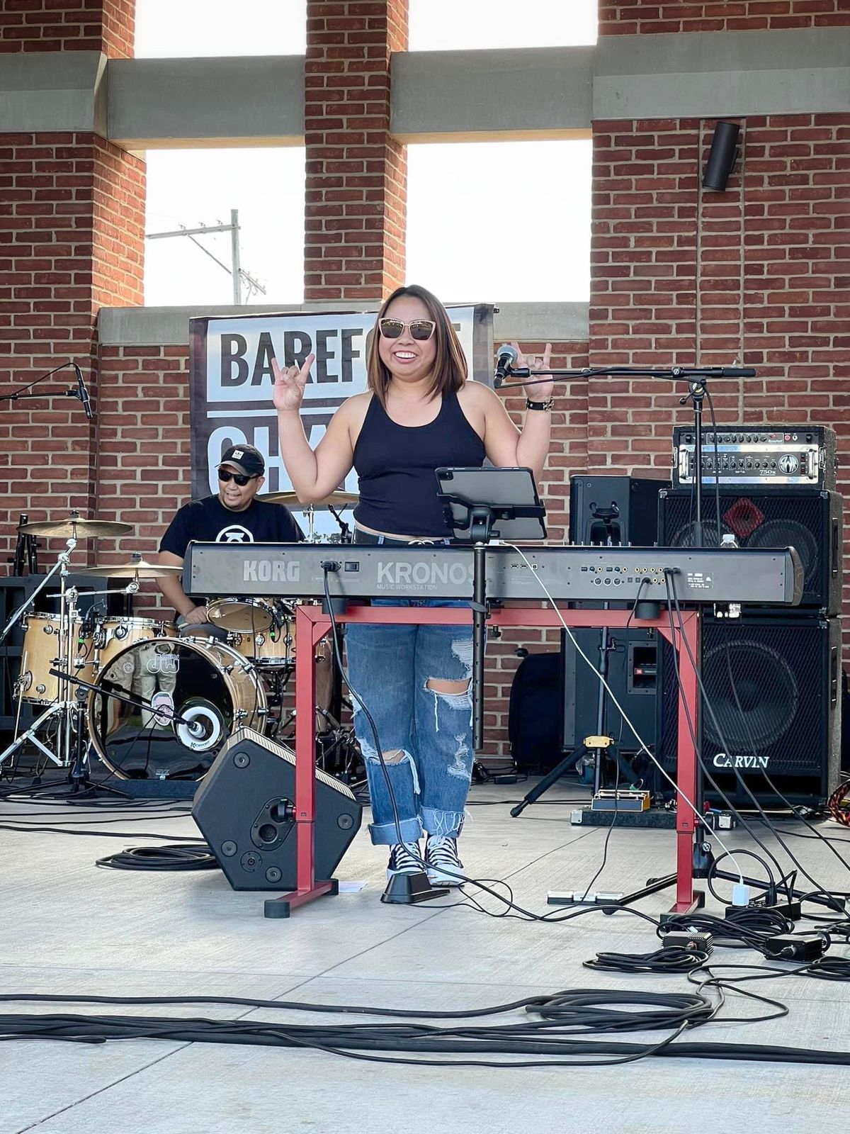 Barefoot Charlie - Photos