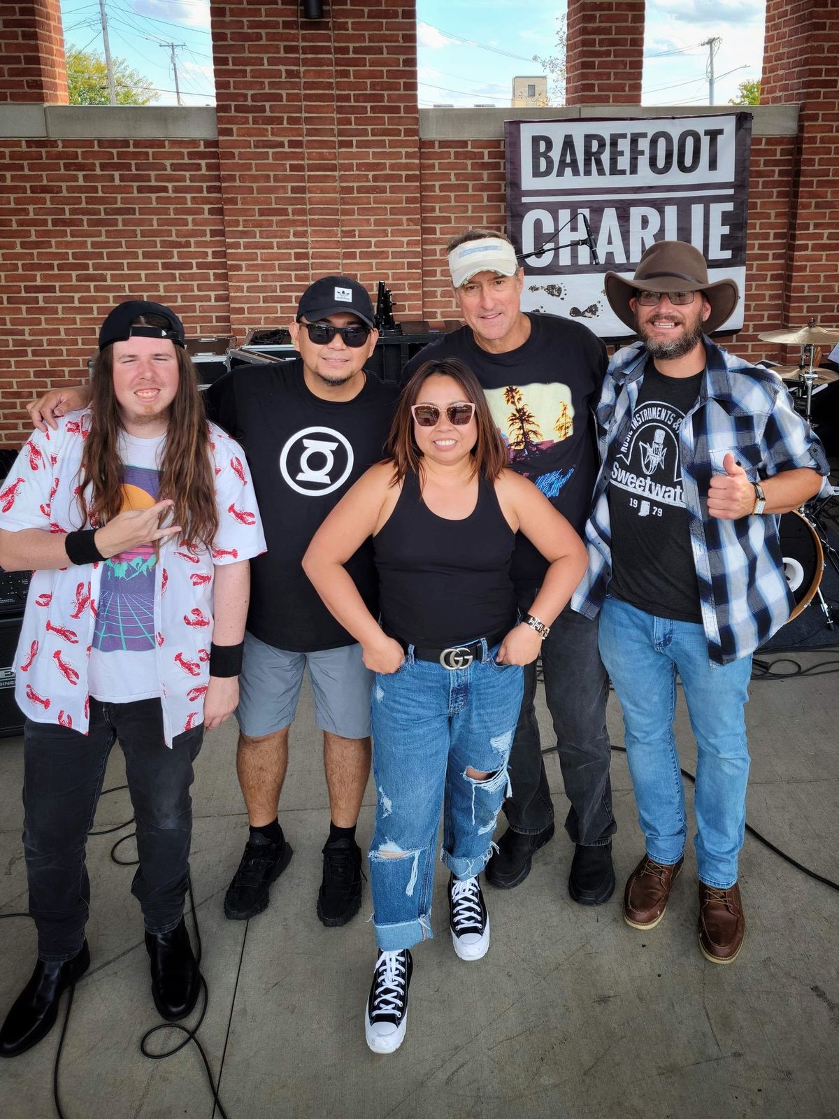 Barefoot Charlie - Photos