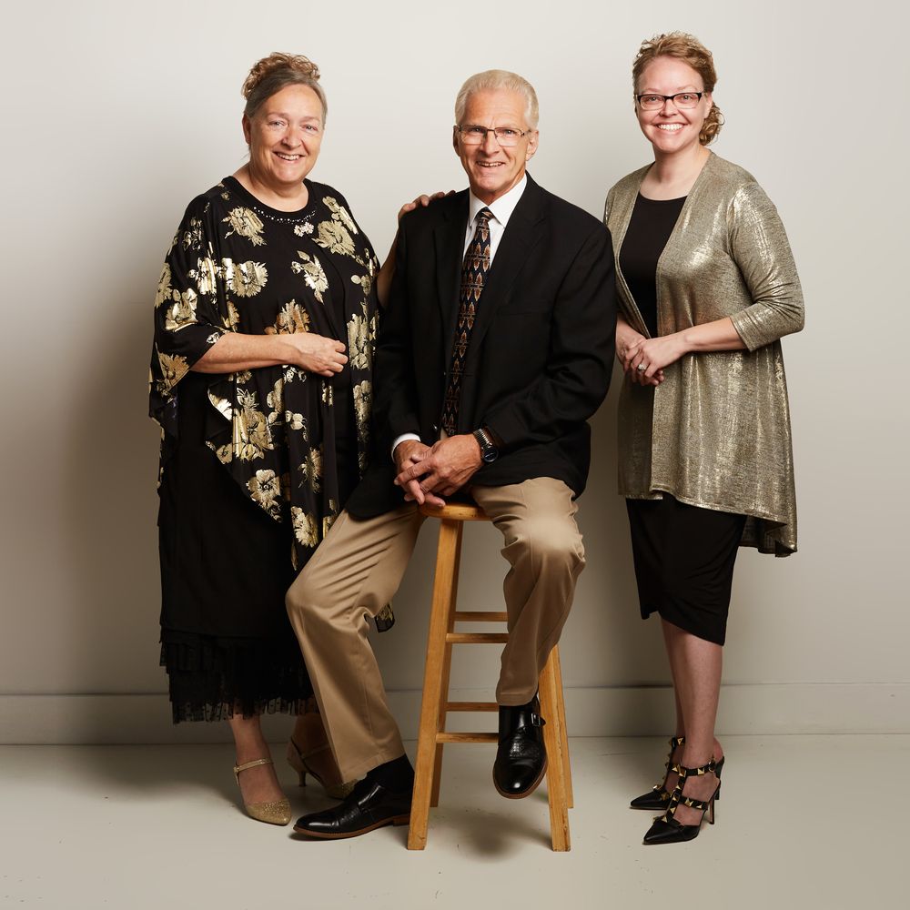 The Simmons Family - Biography