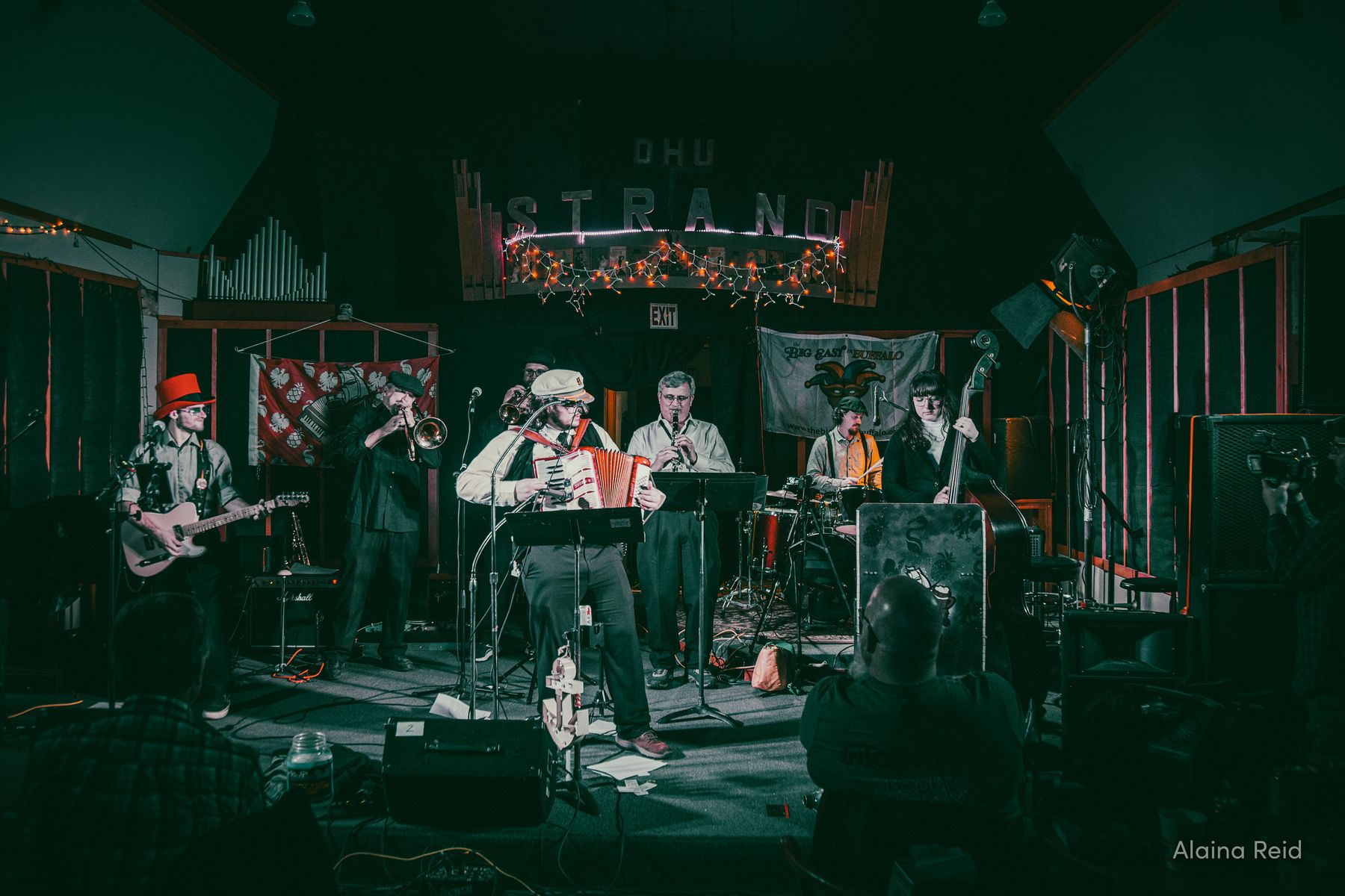 Captain Tom & the Hooligans - Bio / History