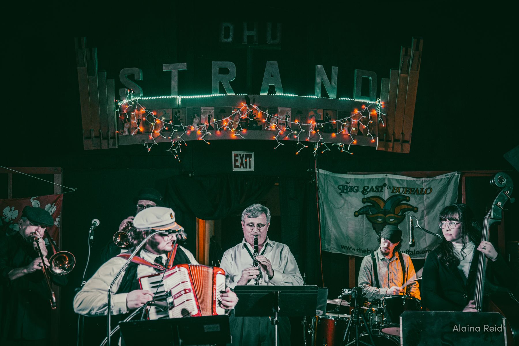 Captain Tom & the Hooligans - Bio / History