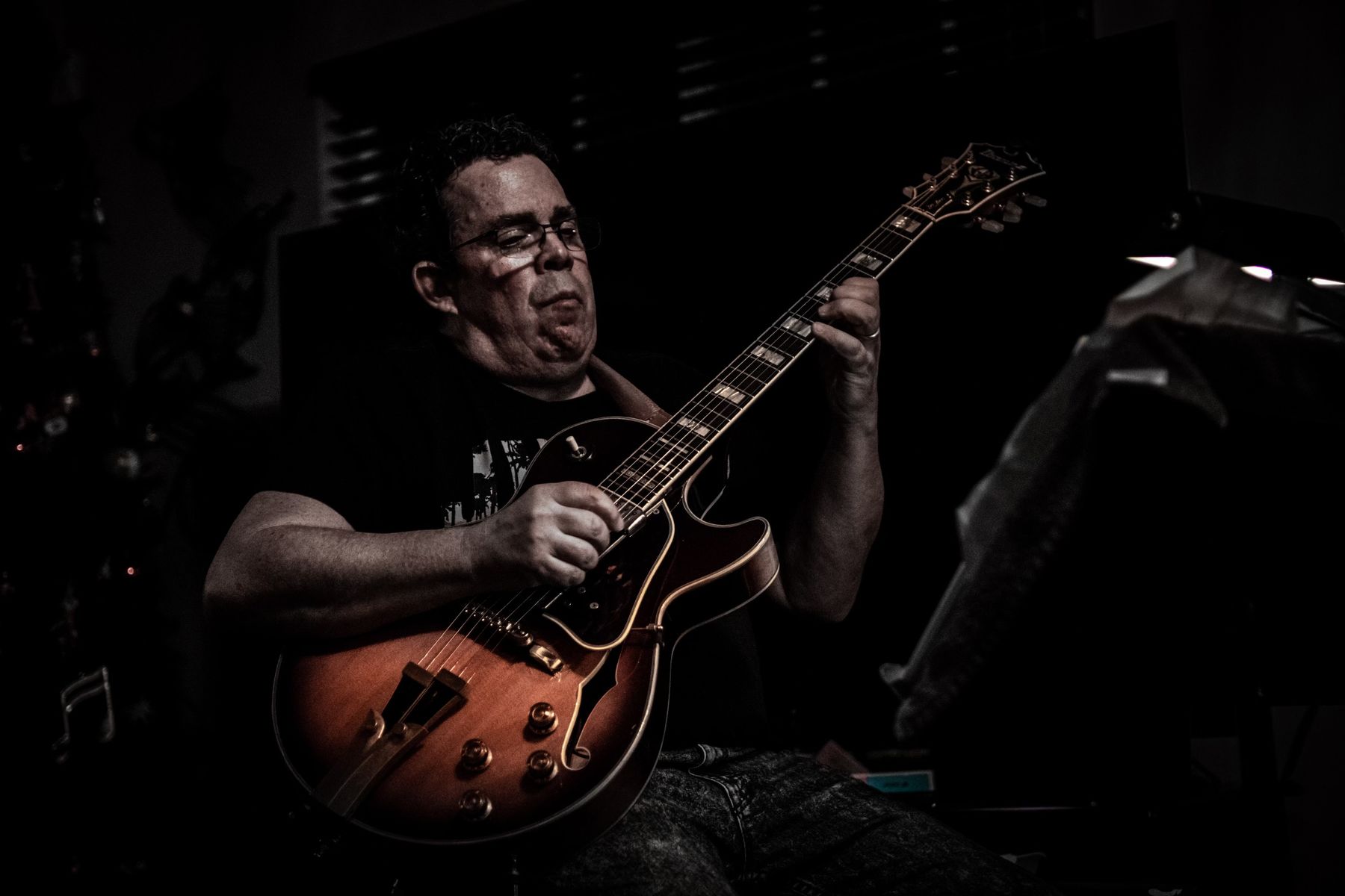 Guitarist David Snow - Press Kit