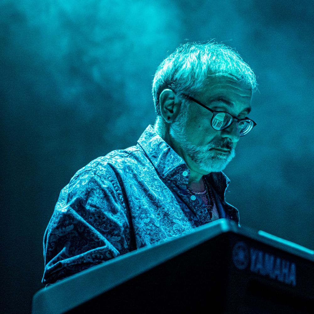 Jagged Little Thrill-The Alanis Experience - Bio