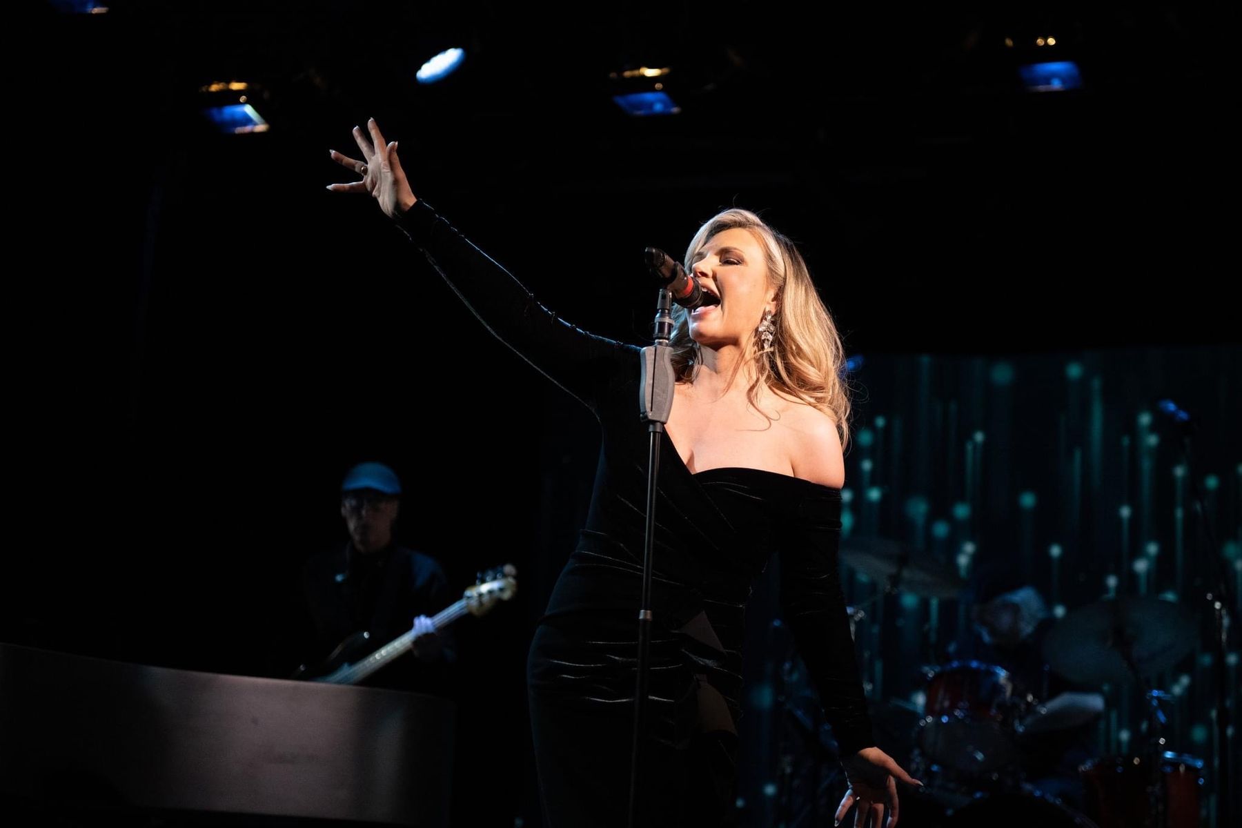 Absolute Adele With Jennifer Cella - Booking