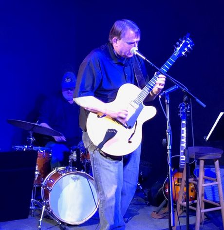 Gerry Grooms - Photos