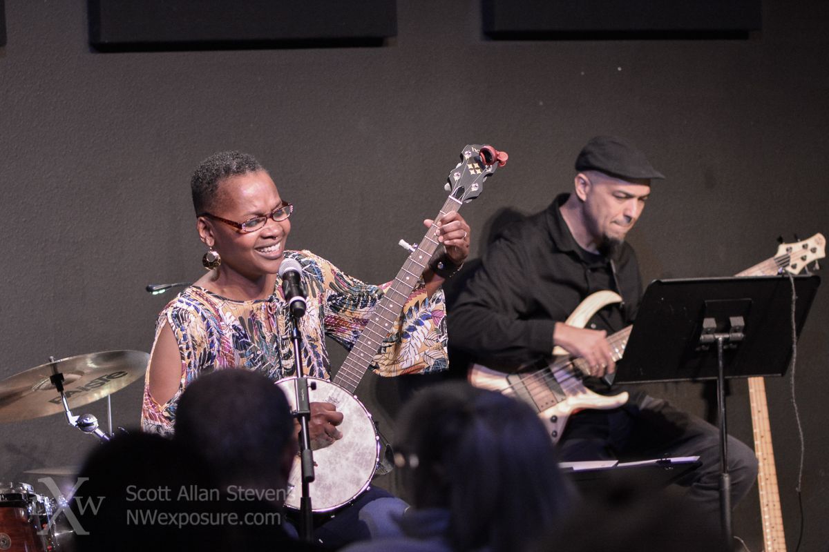 LaVon Hardison - Photos