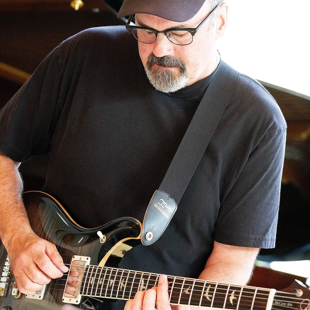 Guitarist Sean Bray - Bio