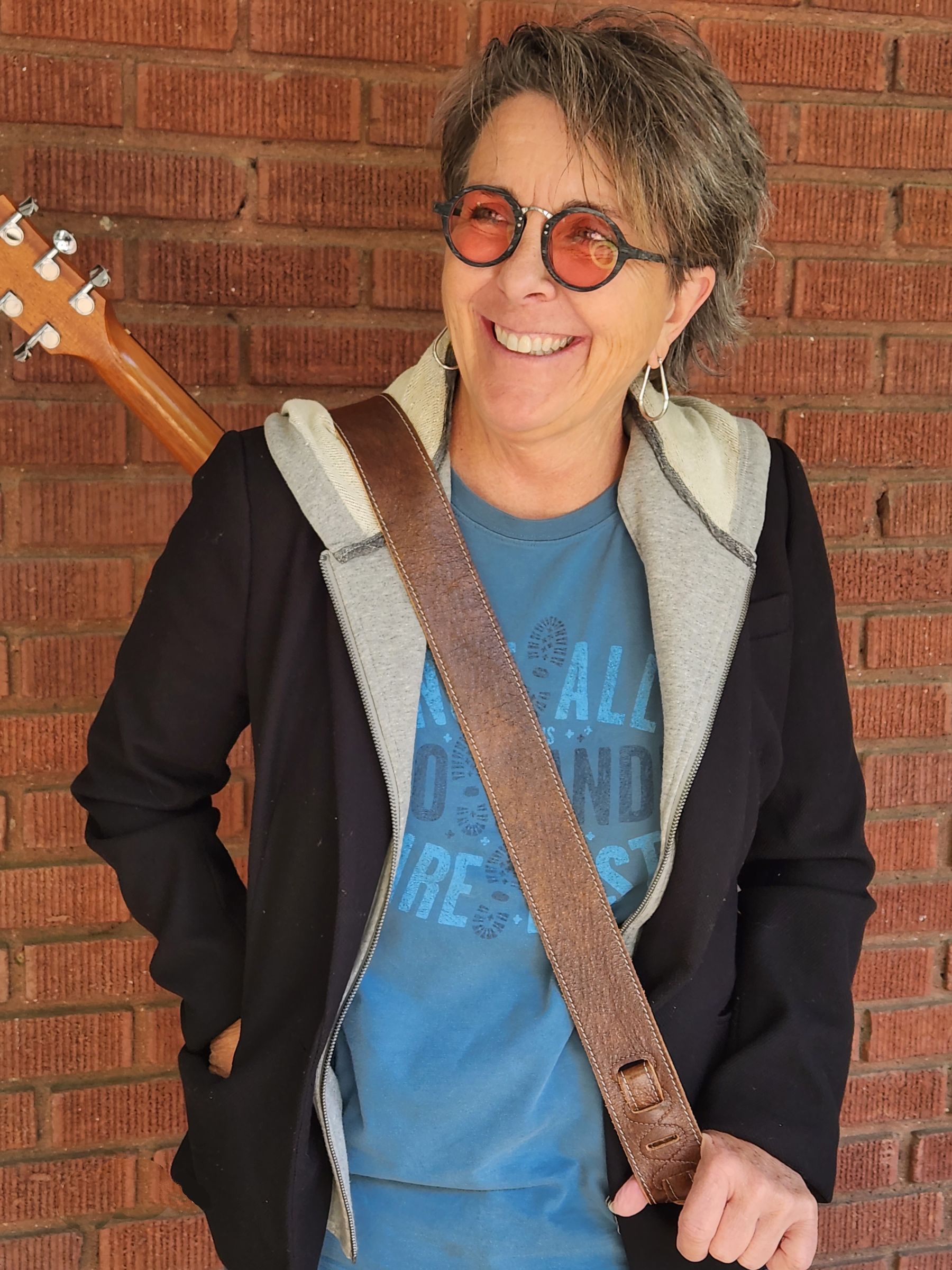 Alison Tucker - singer songwriter from Austin, TX . Acoustic country ...