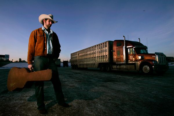 Tim Hus - Biography