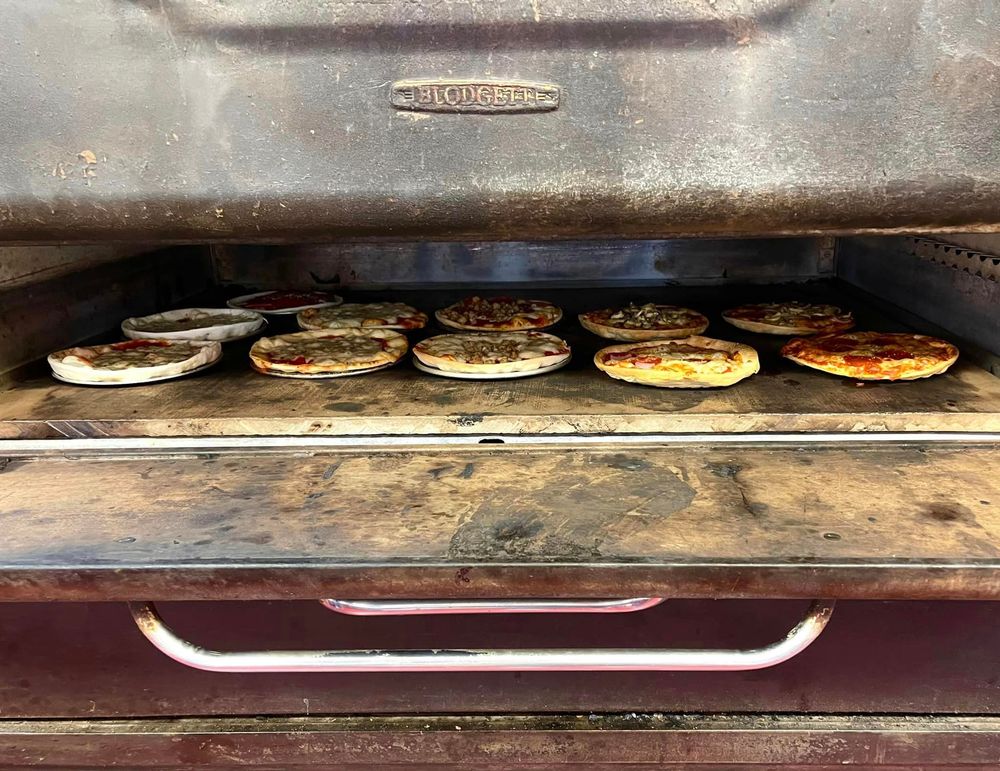 Elm's Pizza Parlor - HOURS