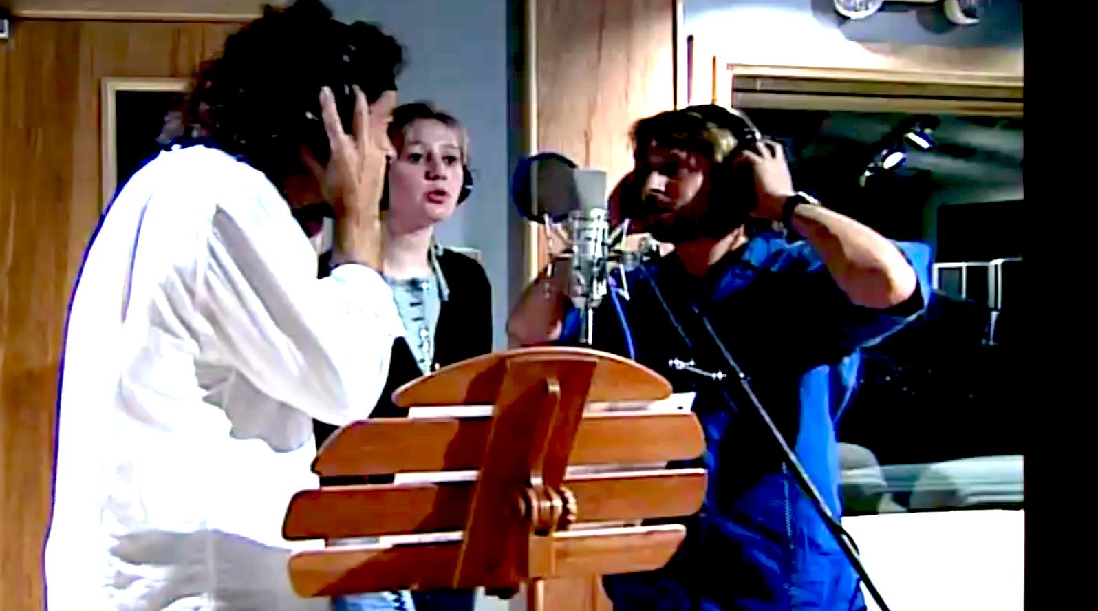 Tracy Sands - Photos