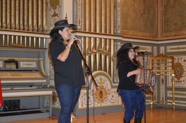 Eva Ybarra - Gallery