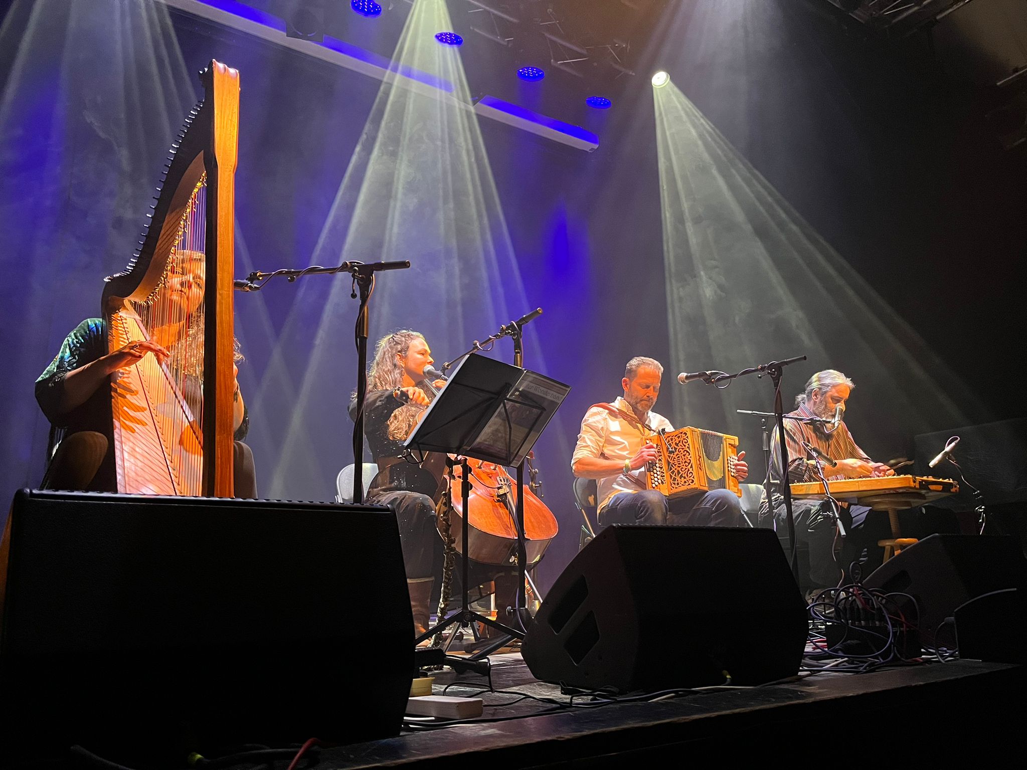 Winter Wonderband - Tour