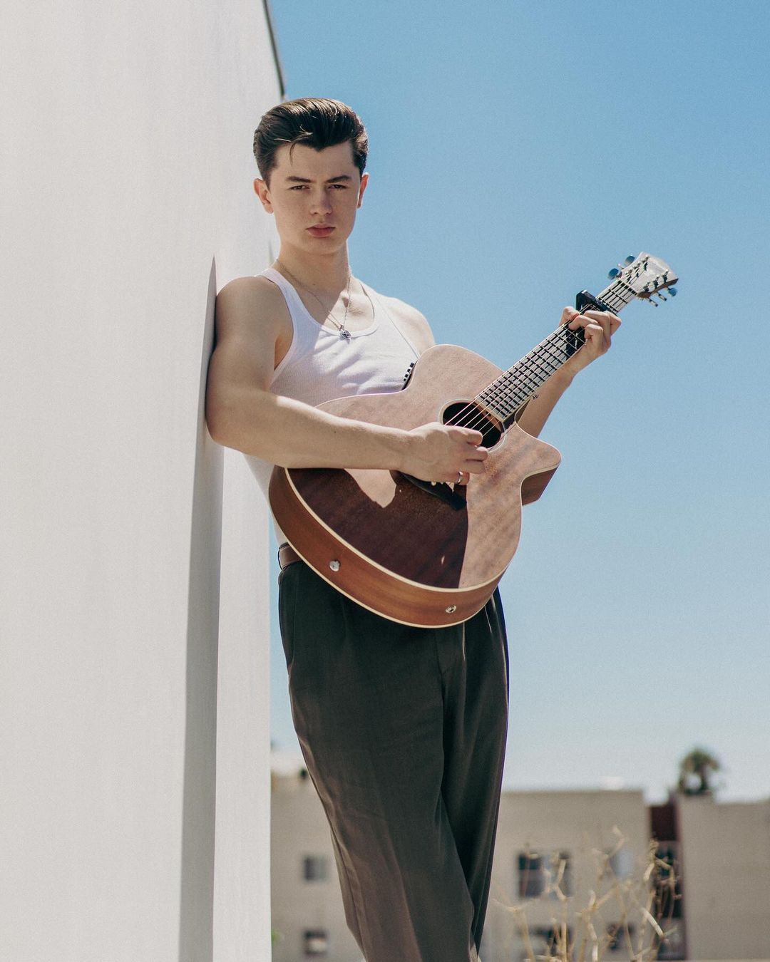 Elliot James Reay Official Website - Photos