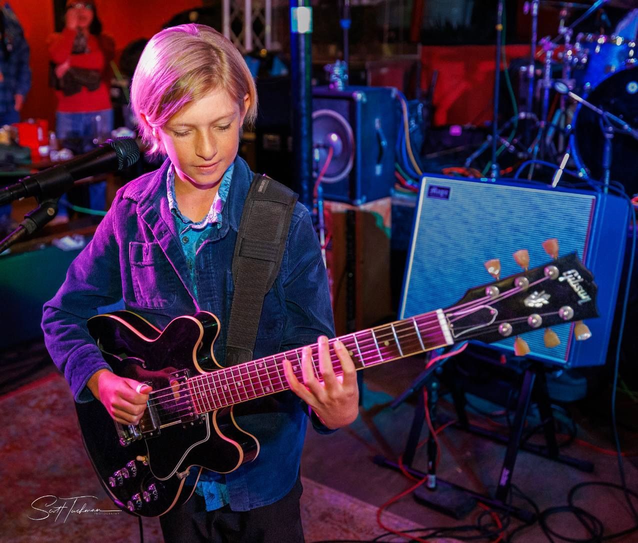 Saxon Weiss - Photos