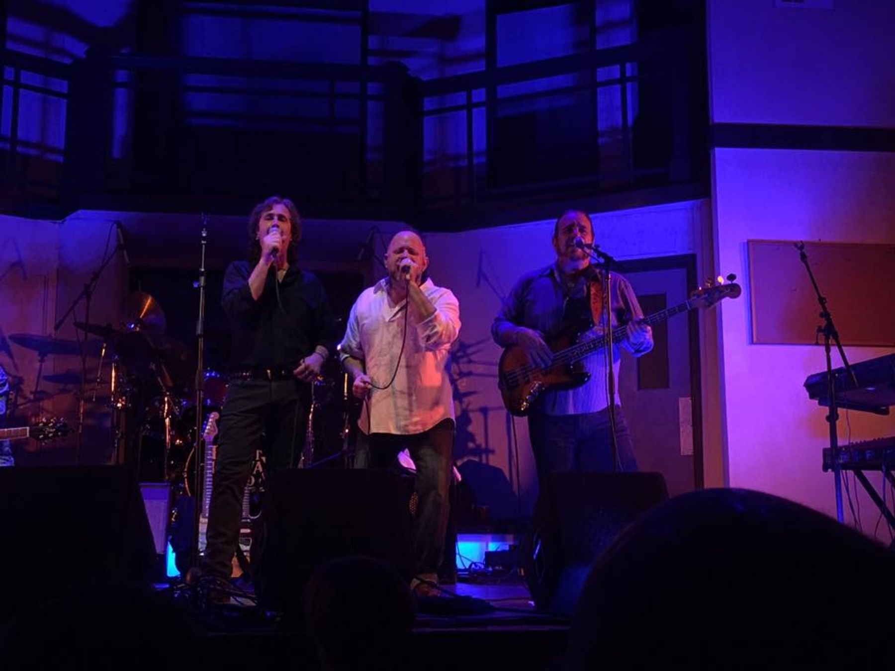 Home [deserthighwayband.com]