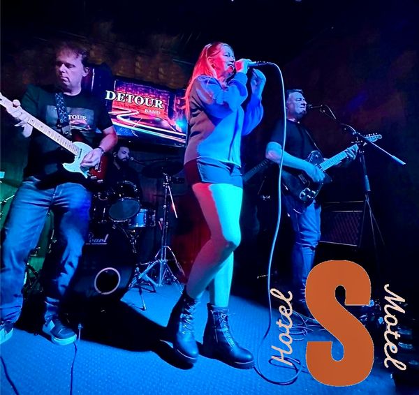 DETOUR BAND