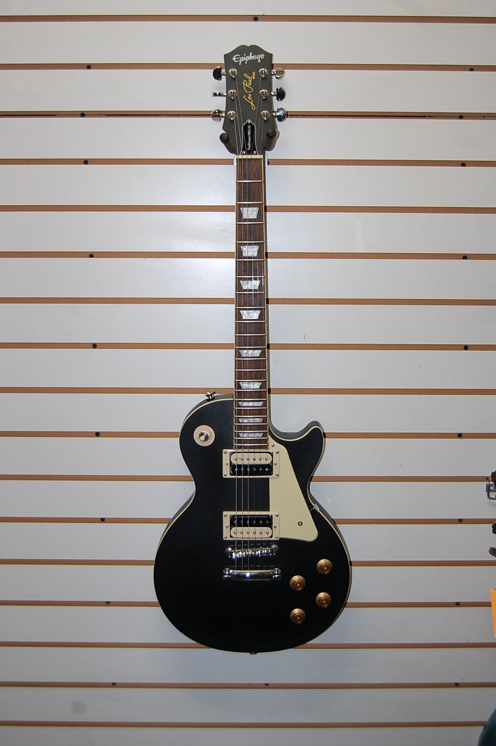NJ Guitar and Bass Center - Solidbody Guitars