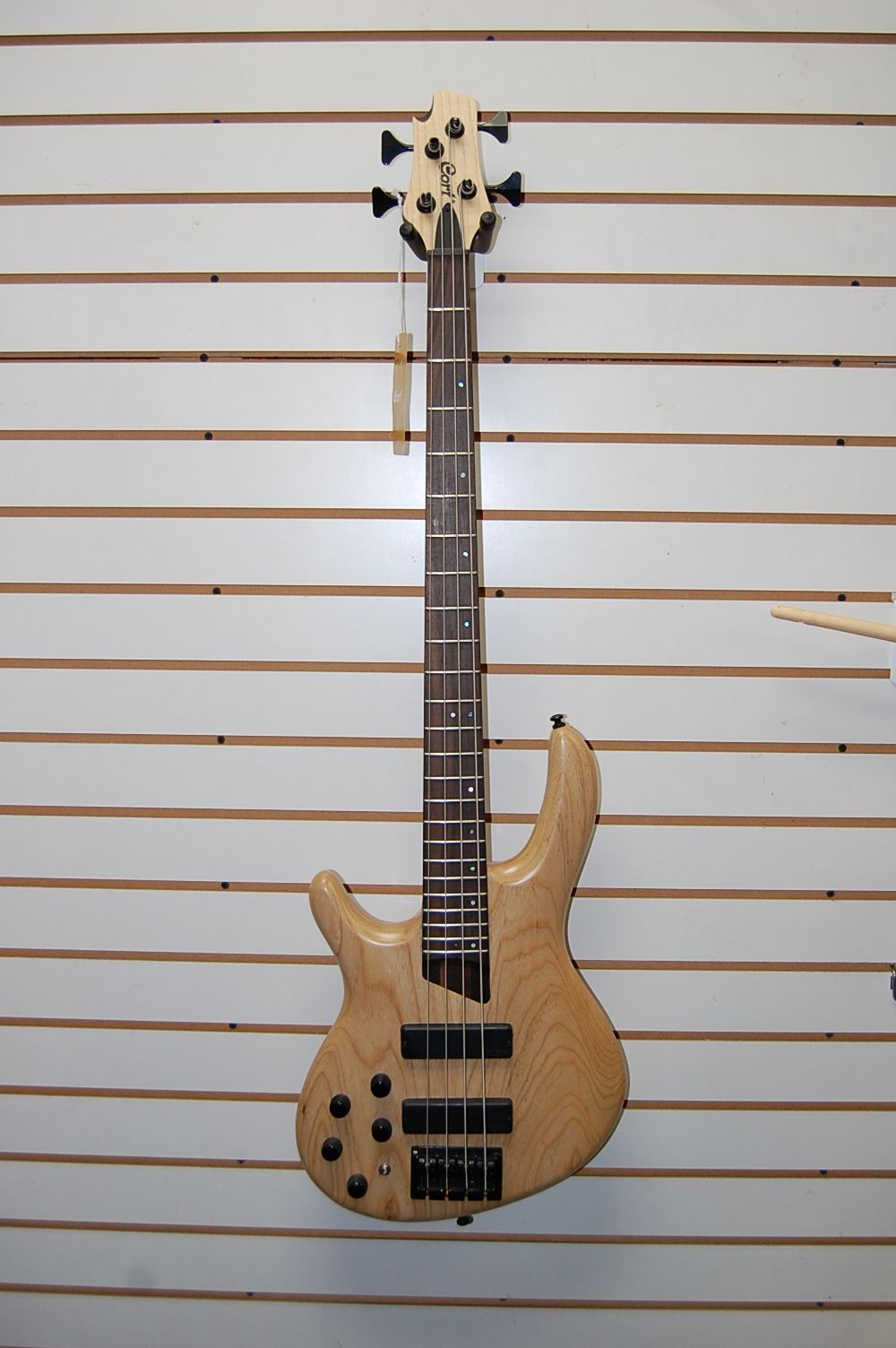 NJ Guitar and Bass Center - Lefty Bass Guitars