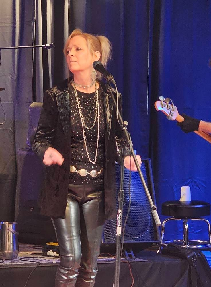 Wendy Logan Band - Photos