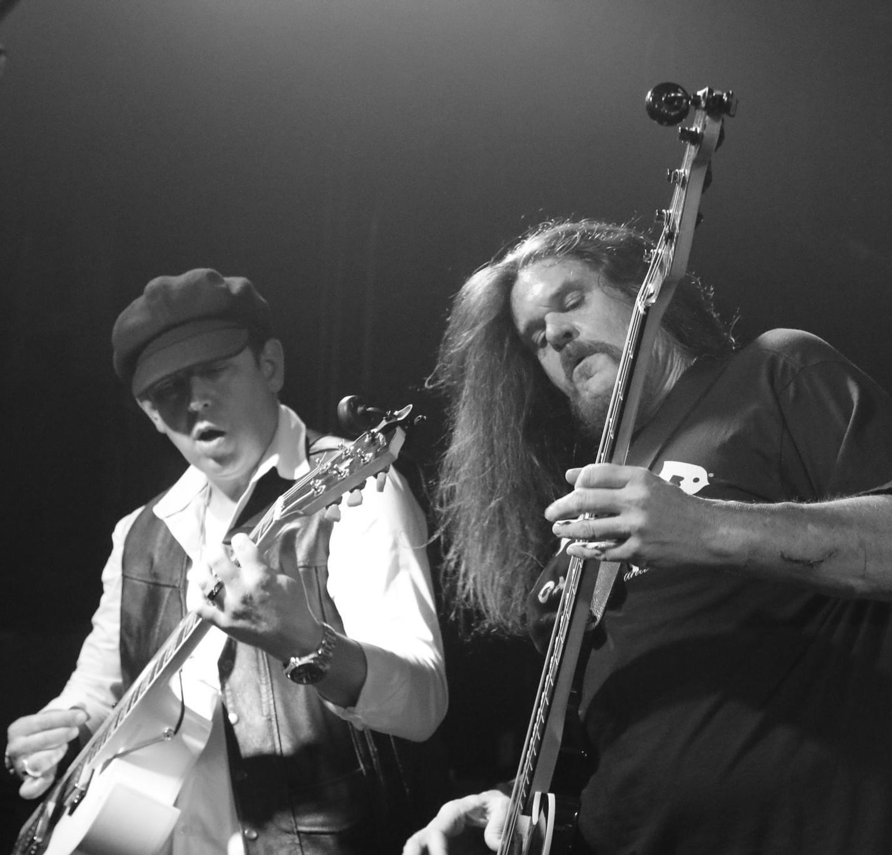 SINS N’ ROSES - ABOUT