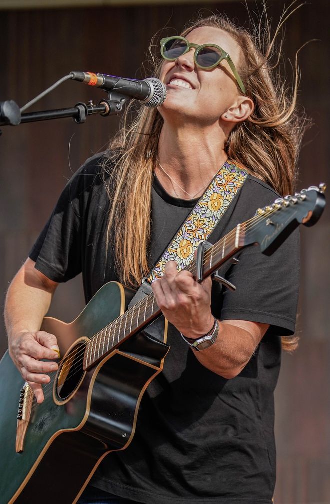 Meredith Hicks - EPK