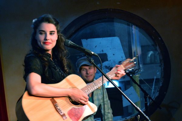 Kris Angelis - Photos