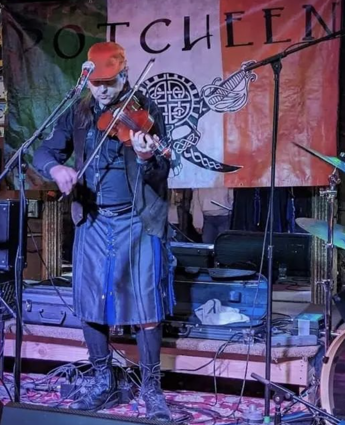 Potcheen - Meet the Cap'n & Crew