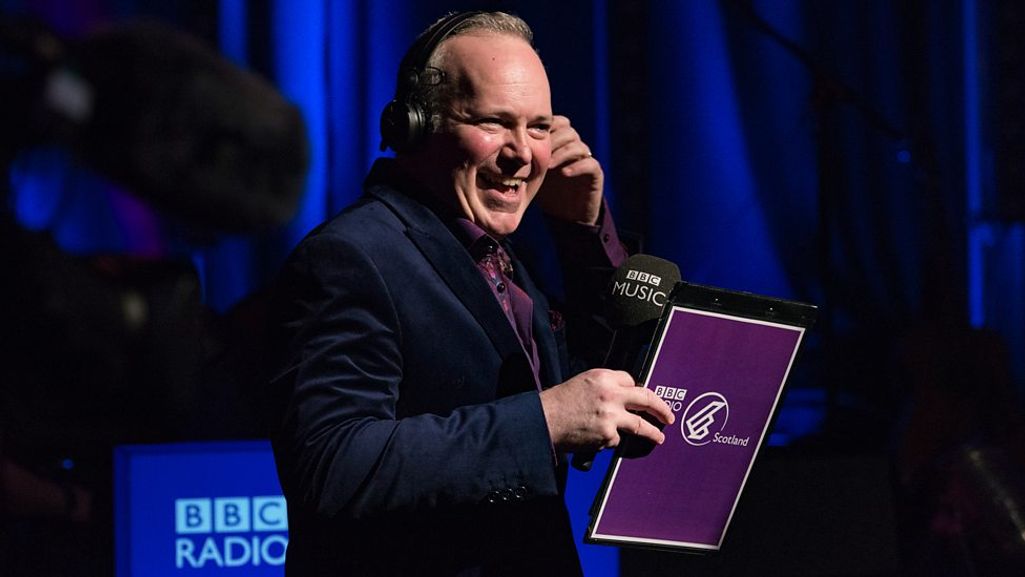 jamie MacDougall - About