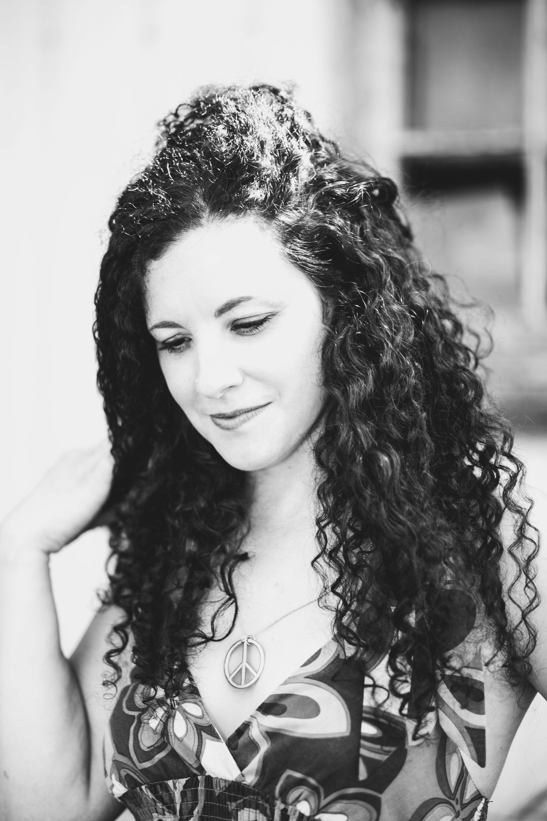 Julie Curly - English