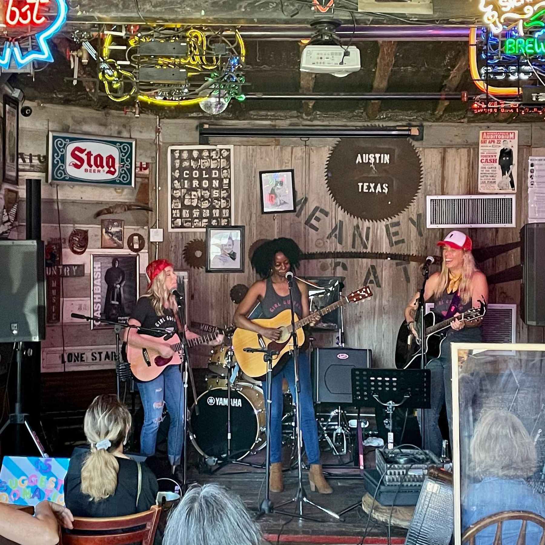 girlguitaraustin.com