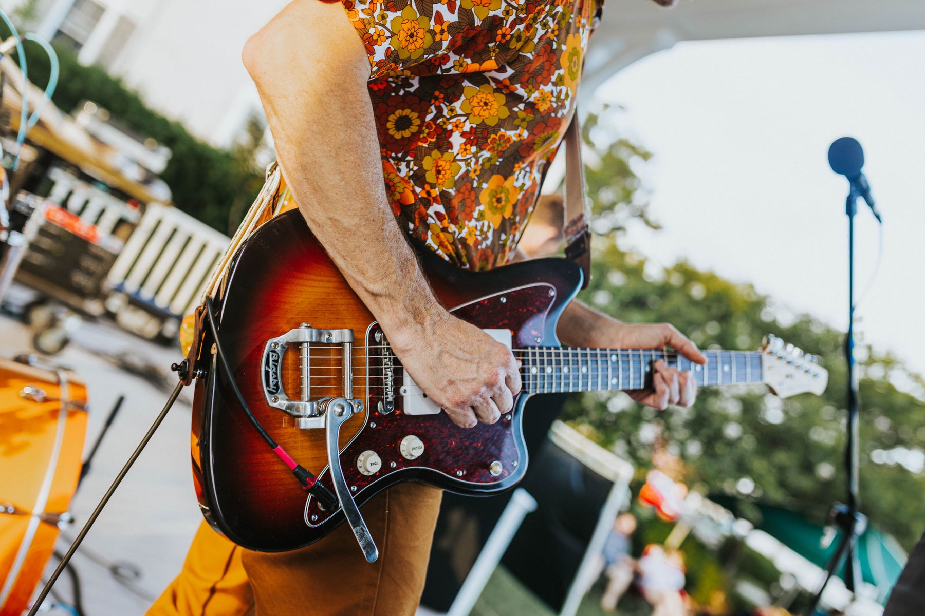 Official Page of Hank Barbee