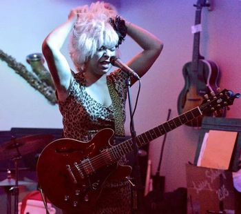 Ivy Ford - Shows